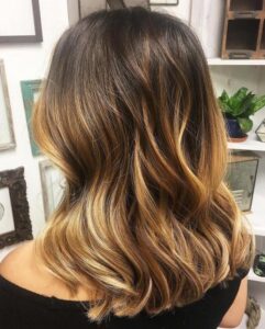 Balayage miel : 20 inspirations canons pour sublimer vos cheveux